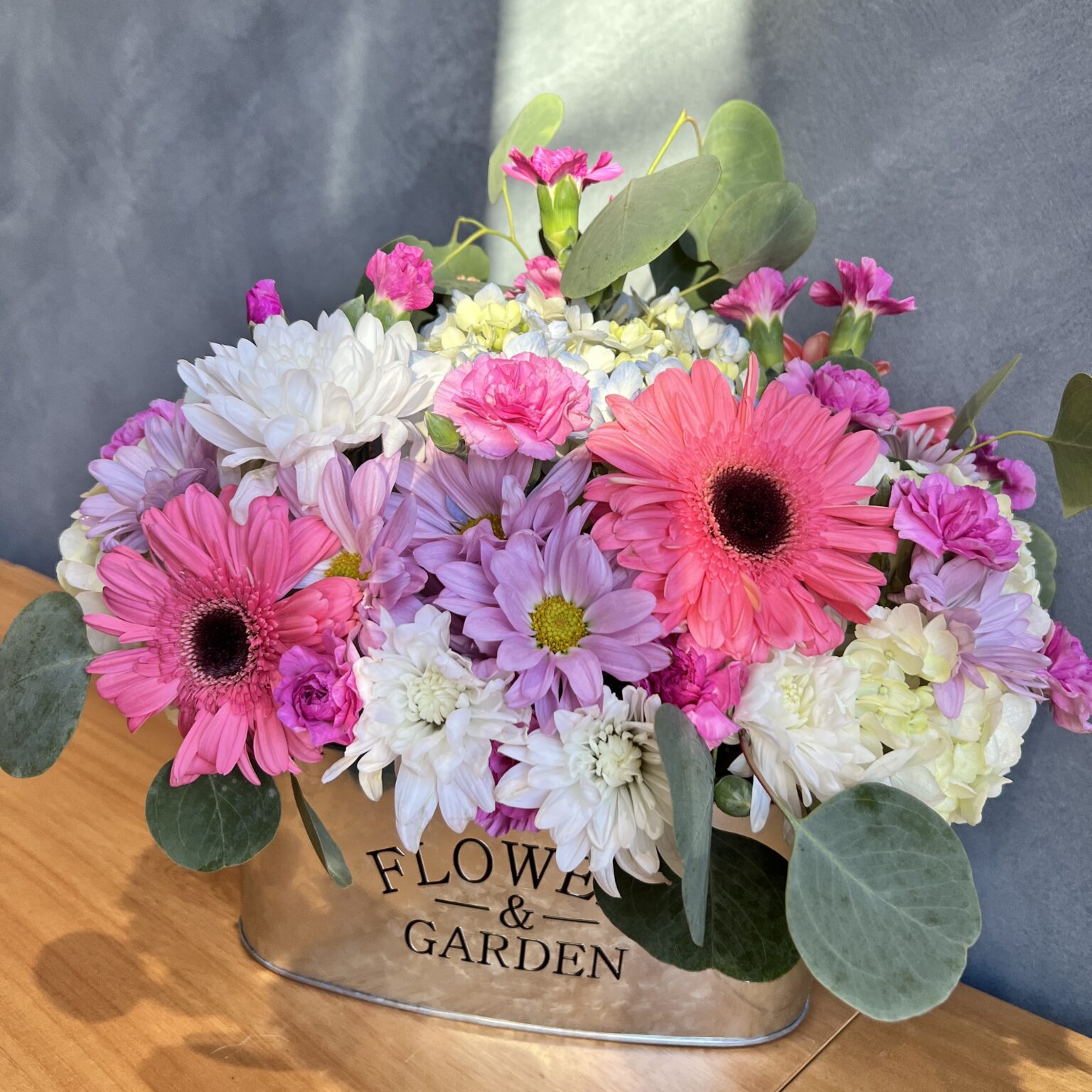 Florist | Floral Designer | Flower Delivery | Crafty Things